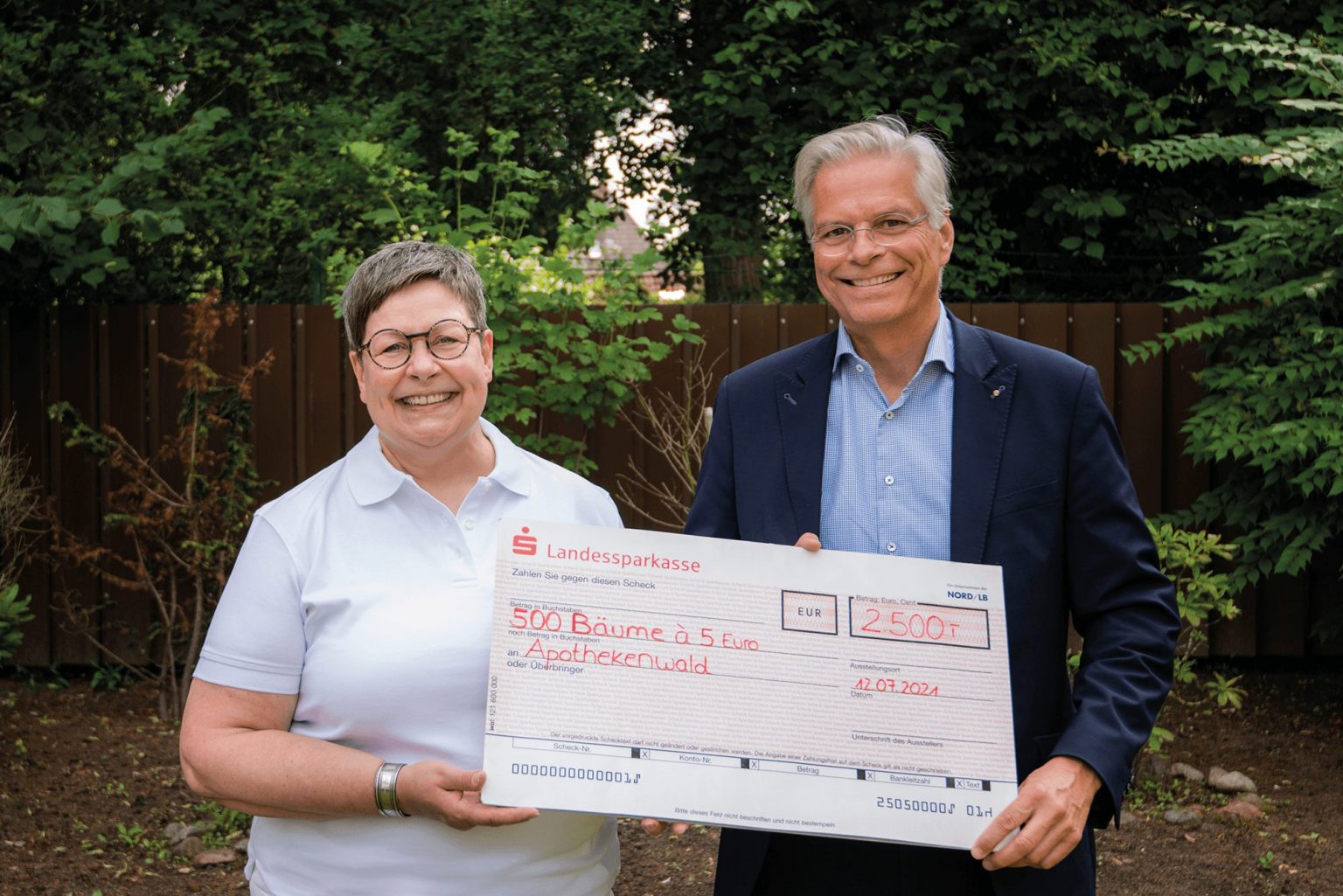 Nibelungen Apotheke aus Braunschweig spendet 2.500 Euro für den ...